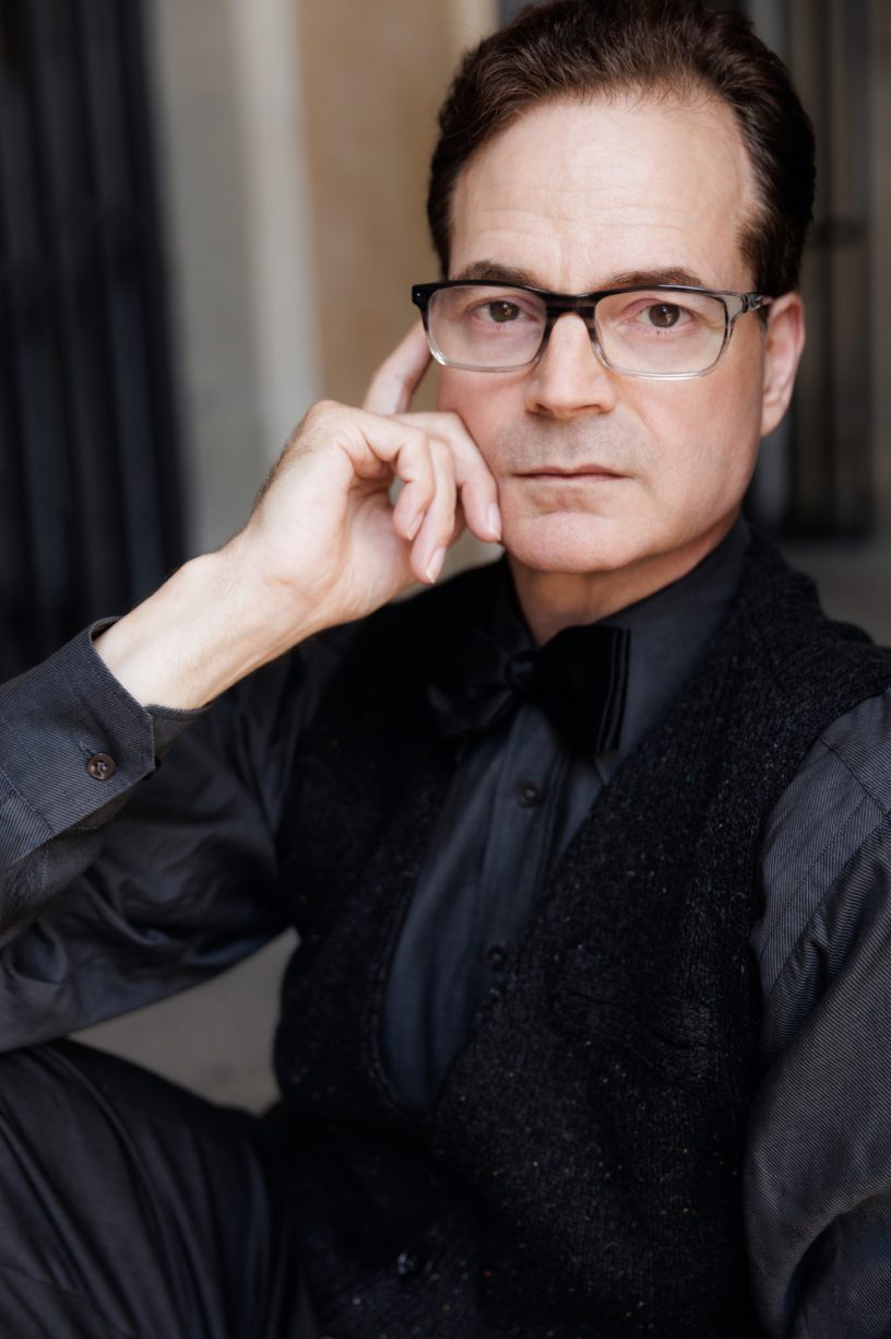 Michael Leigh Cook - Mutterschiff Management